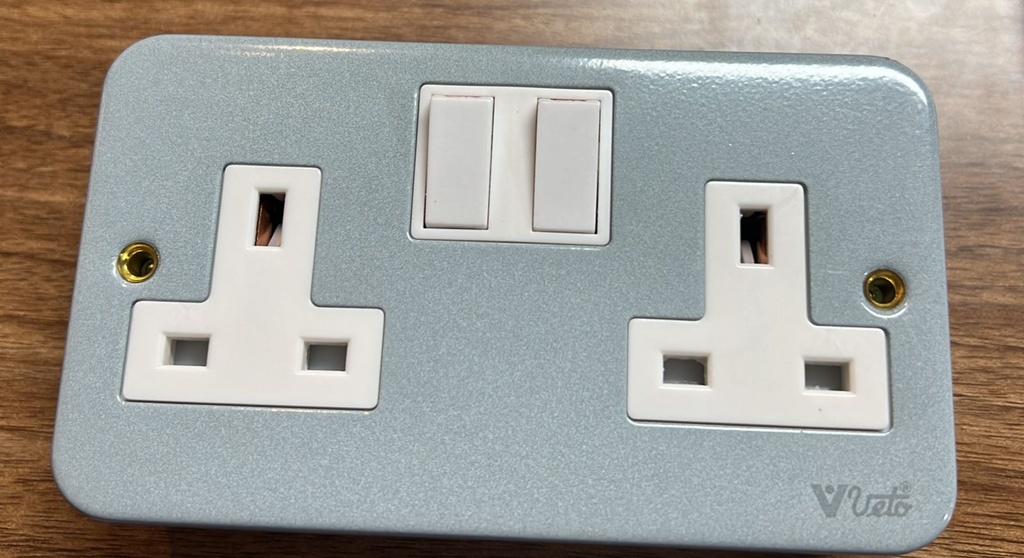 VETO SOCKET DOUBLE METAL R8336SD | ICON HOME آیکون هوم